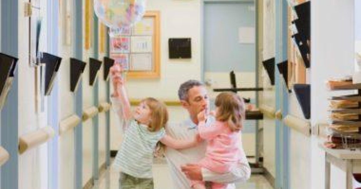 What To Bring & What To Say When Visiting A Sick… | GroupTogether